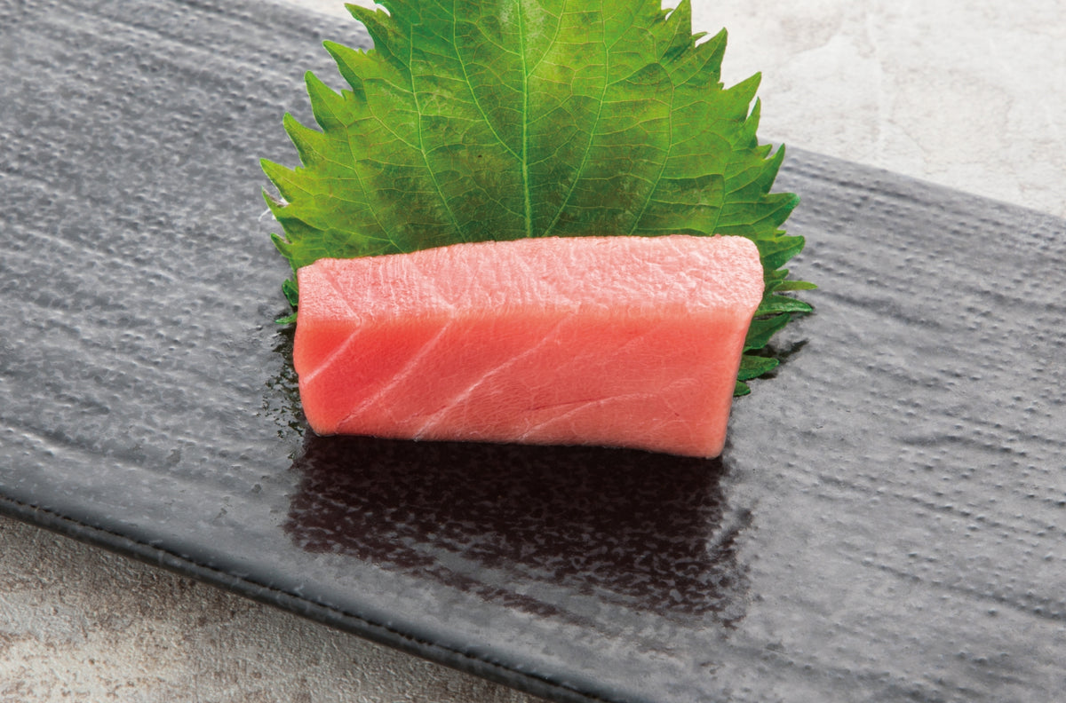 [Sashimi Grade] Chutoro (Medium Fatty Bluefin Tuna) from Misaki Fishin ...